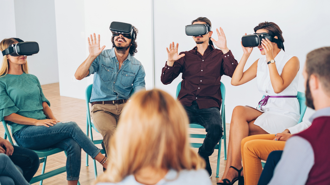 Augmented Reality vs. Virtual Reality: Which One Does Your Business ...